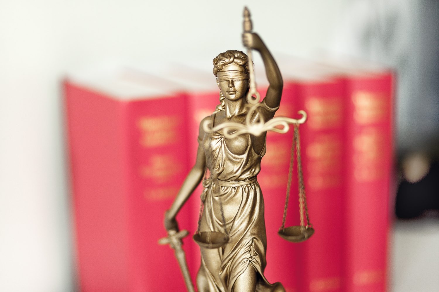erstes-bag-urteil-zum-mindestlohn-mit-gezw-lftetem-urlaubs-und